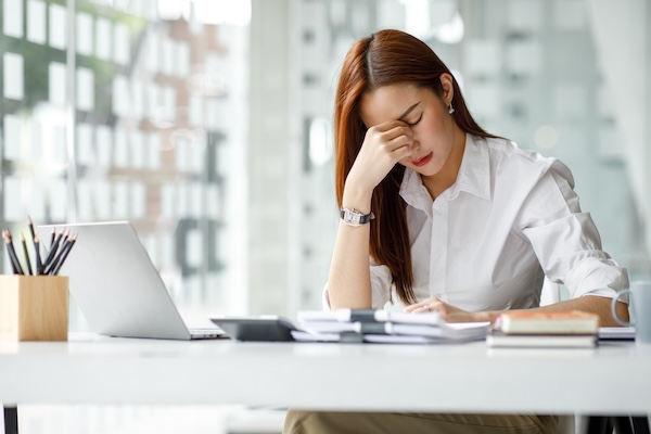 7 Signs That An Employee Is Suffering From Stress - Young Upstarts